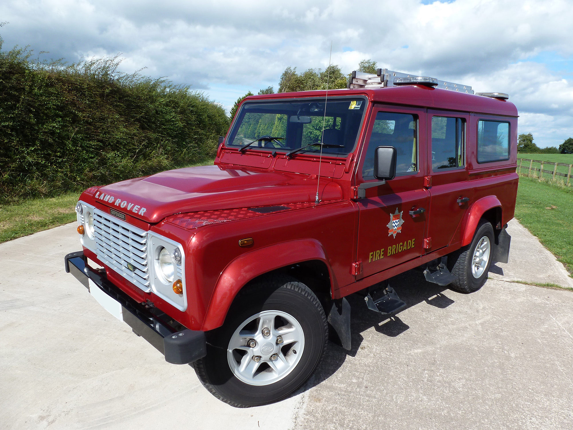 Land Rover Defender - Classic Fire Engines